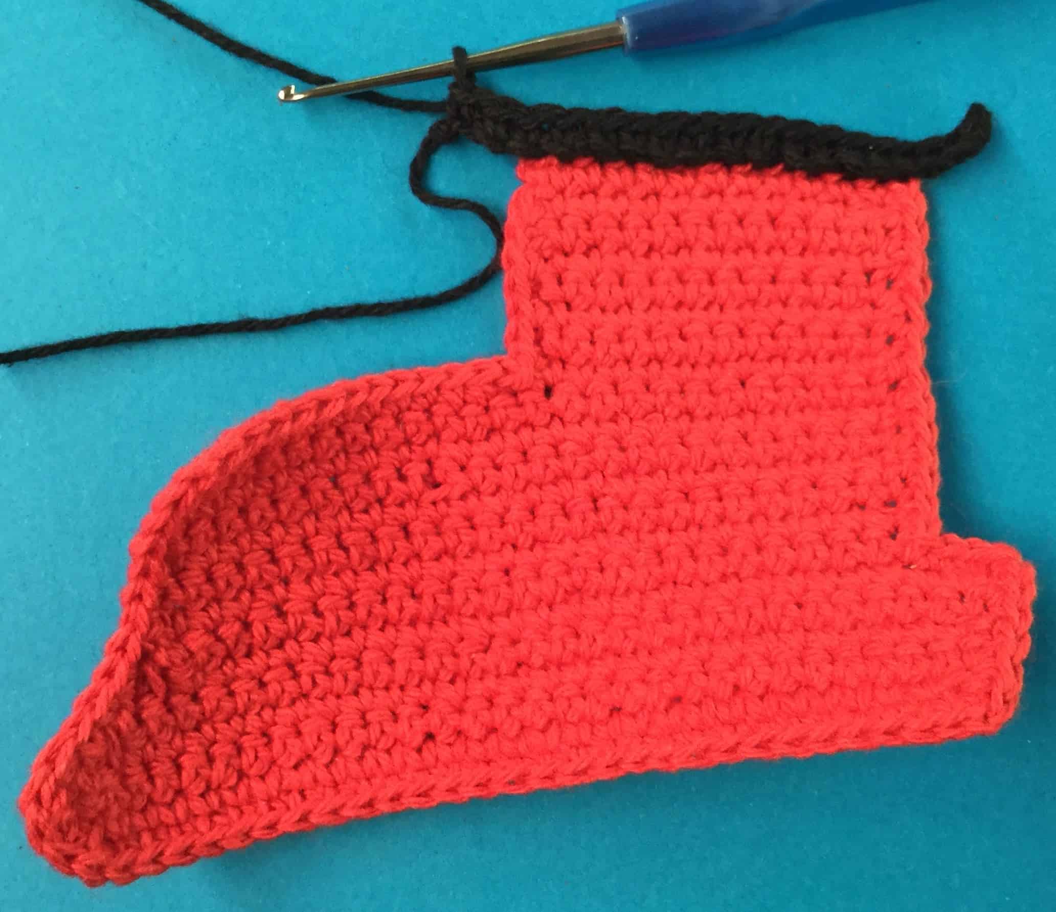 crochet-train-engine-first-row-of-roof • Kerri's Crochet