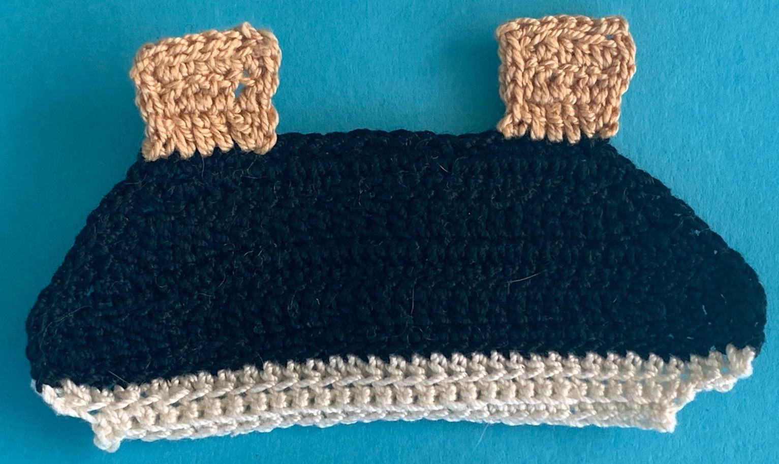 crochet-house-2-ply-roof-with-chimneys • Kerri's Crochet